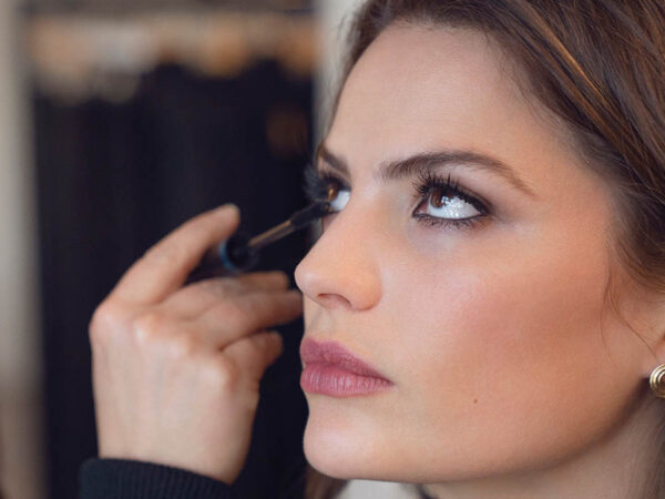 8 Steps How to Master the Waterline Eyeliner Look - Fashion.ie
